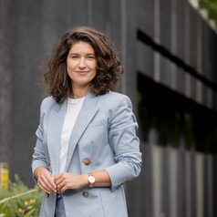 Alexandra Andhov – The Conversation