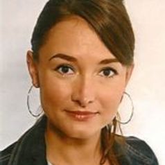 Daria Kuss – The Conversation