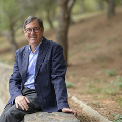 Gerardo Meneses – The Conversation