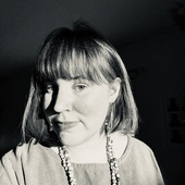 A straight face, with a wink – the subtle humor of deadpan photography