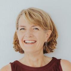 Lisa Kane – The Conversation